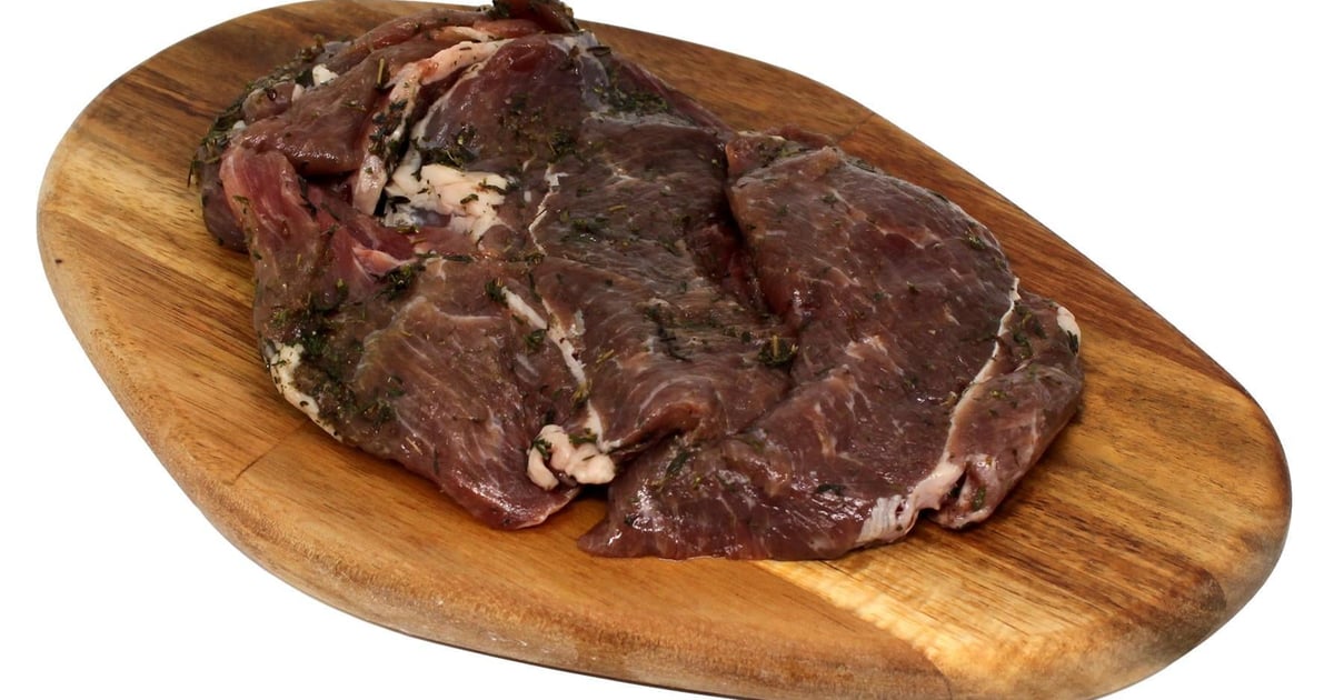 CARNE SI SARE Pastrama din pulpa de berbecut