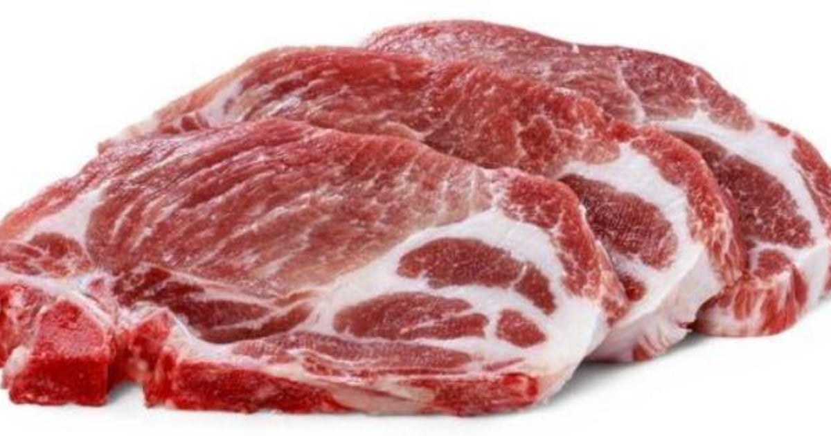 CARNE SI SARE Ceafa de porc feliata cu os